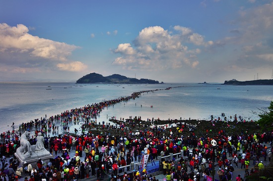 Parting the Jindo Sea - Kids Discover