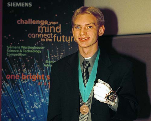 A Glove That Listens - Kids Discover