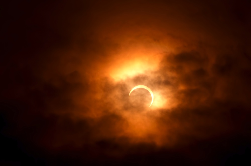 Don't Eye an Eclipse - Kids Discover