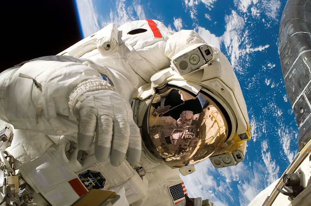 Suited for Space - Kids Discover