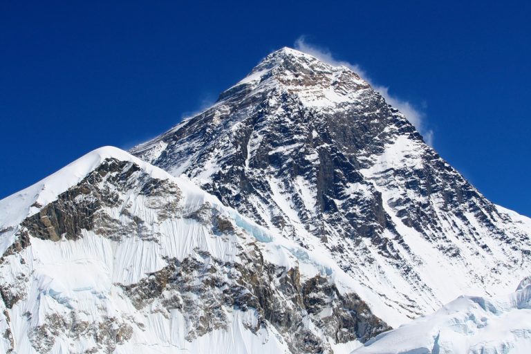 Exploring Earth's Extremes - Kids Discover