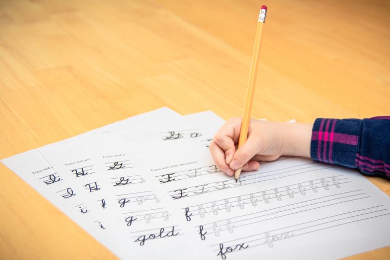 The Return of Cursive Handwriting in Schools - Kids Discover